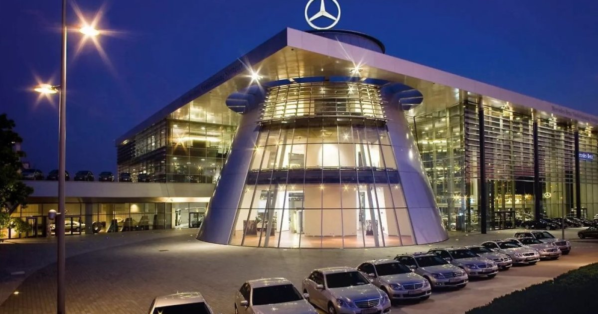 Mercedes-Benz продава всички шоуруми и централата си в Германия - AУТОМЕДИЯ