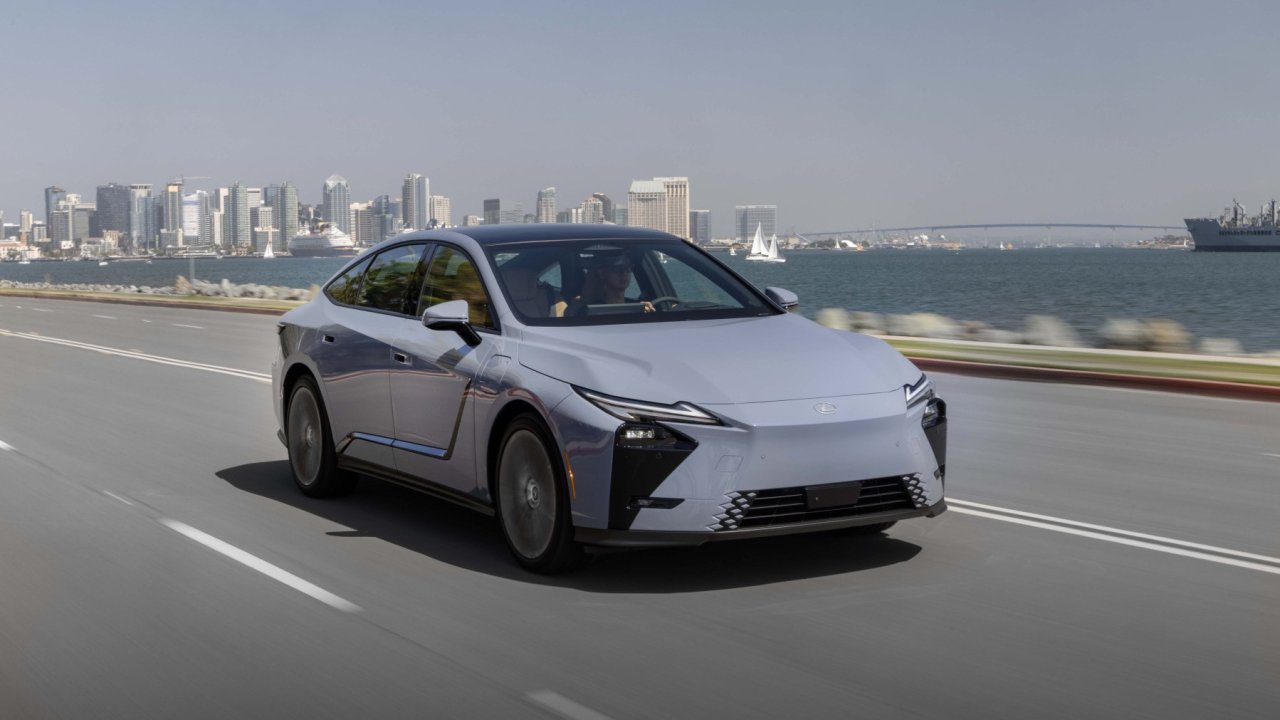 Нов Lexus ES атакува европейския пазар - AУТОМЕДИЯ